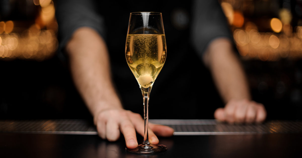 Sparkling Hours | Lake Erie Wine Country